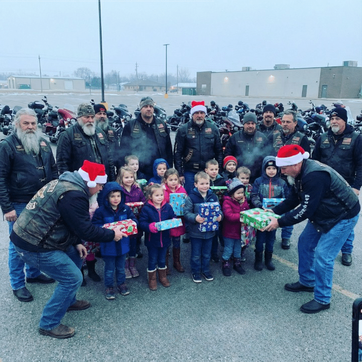 Forty Bikers Arrived at a Children’s Hospital on Christmas—and the Kids ...